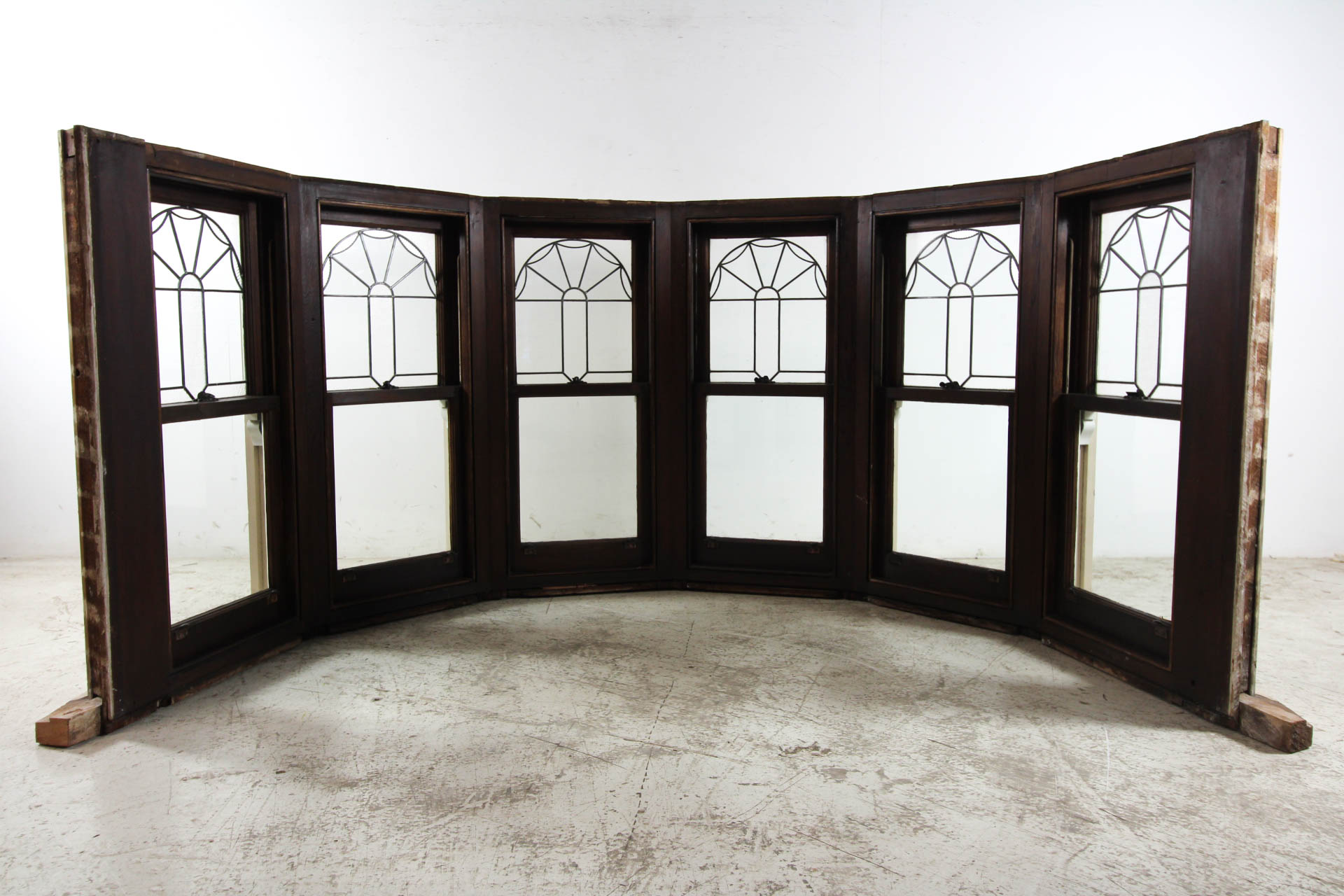 Amazing Leadlight Bay Window | Renovators Paradise