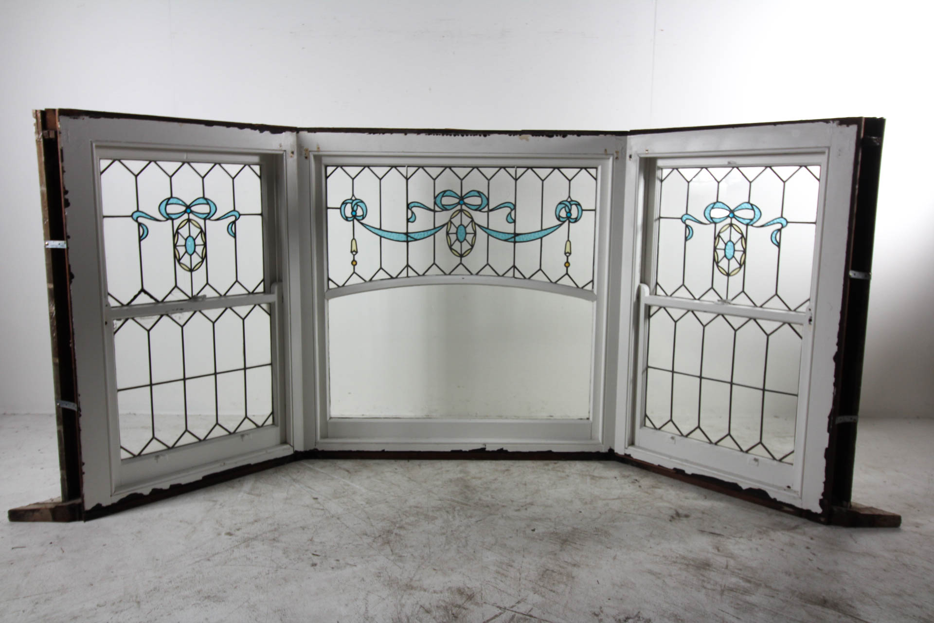 Outstanding Bay Window | Renovators Paradise - Bay Window