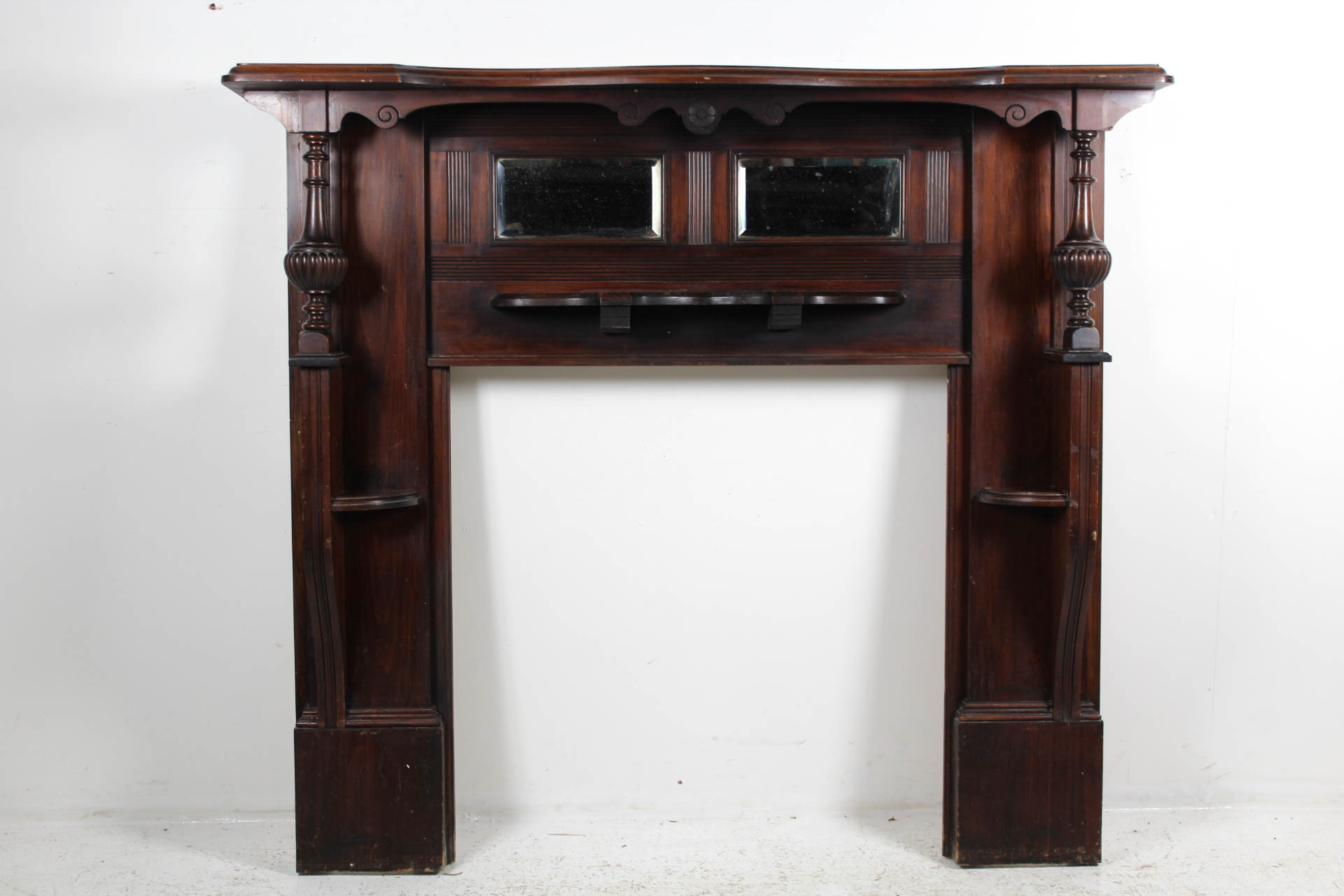 Hampton Period Mantle | Renovators Paradise - Classy Mantles