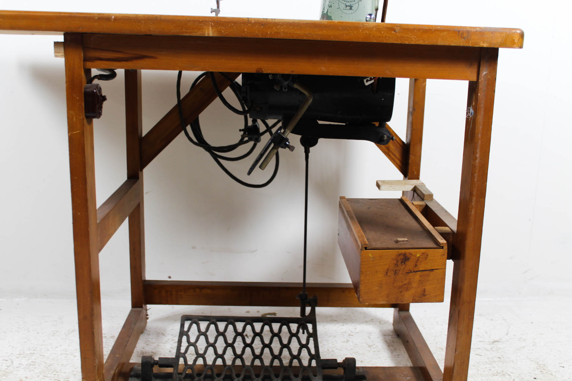 Retro Phenix Sewing Machine | Renovators Paradise - Old Skool