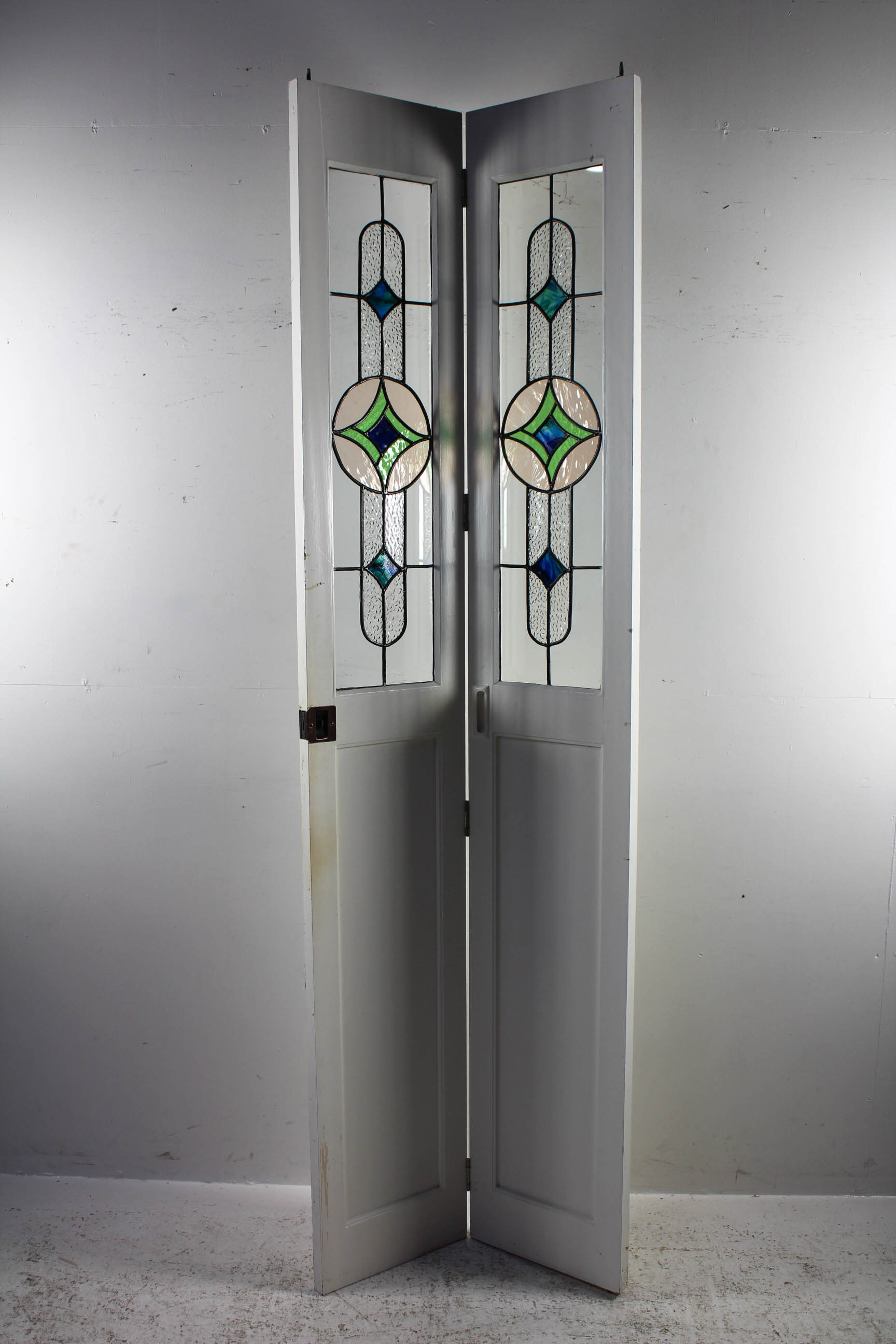 Leadlight Bi Fold Door Set | Renovators Paradise - Recycled Doors