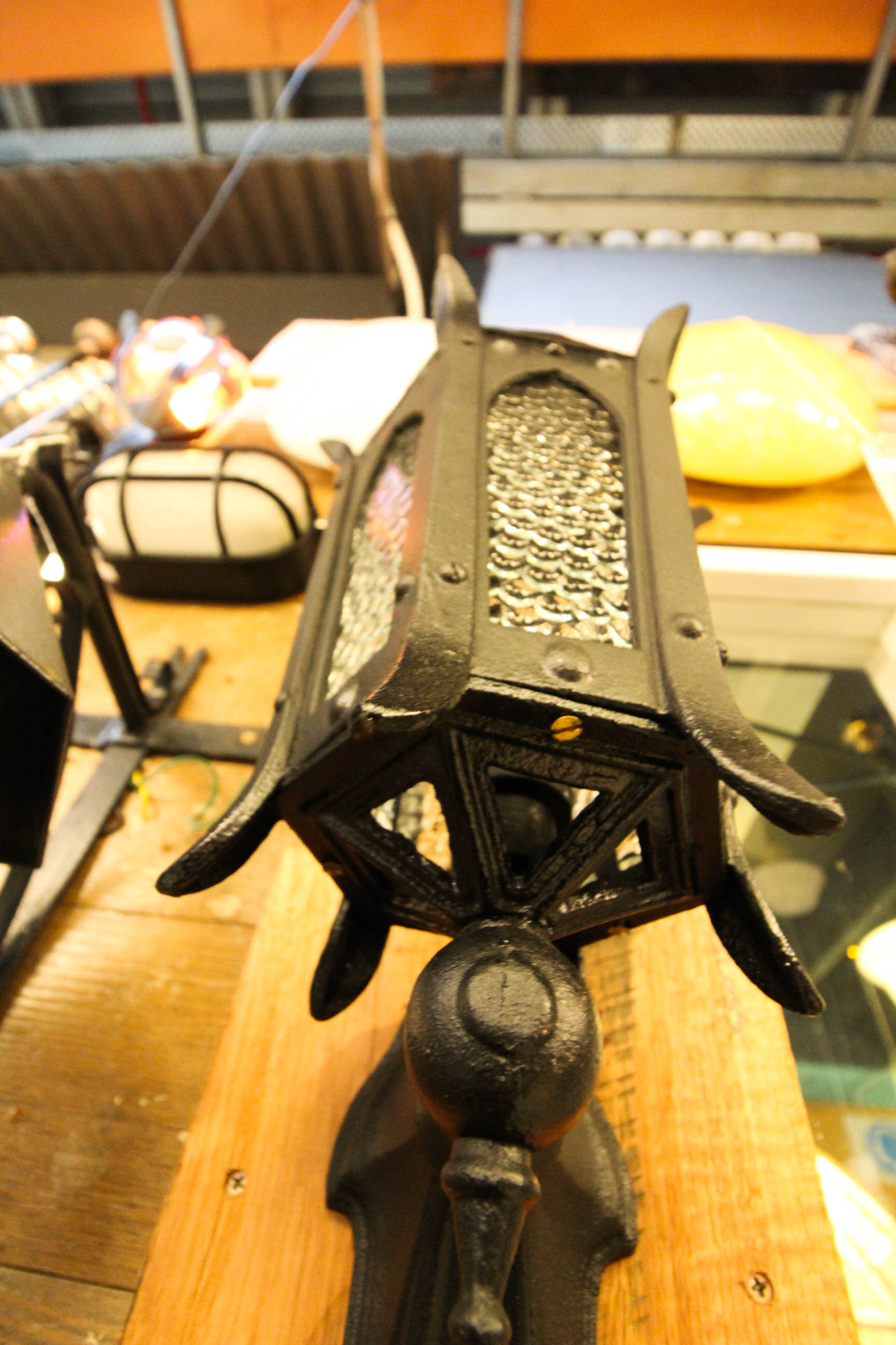 Hammered Glass Coach Light | Renovators Paradise - recycled