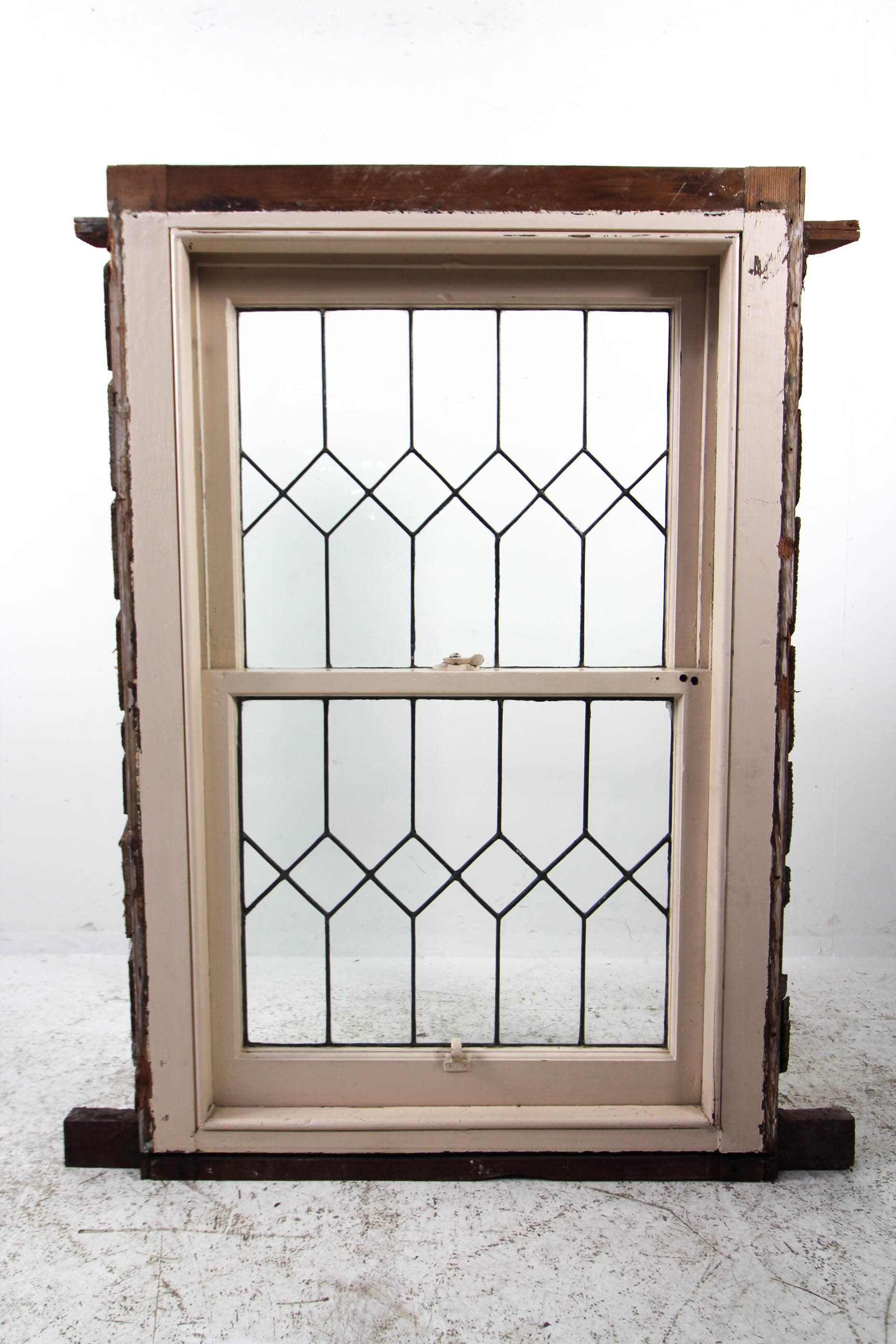 Elegant Leadlight Window | Renovators Paradise - Recycled Materials