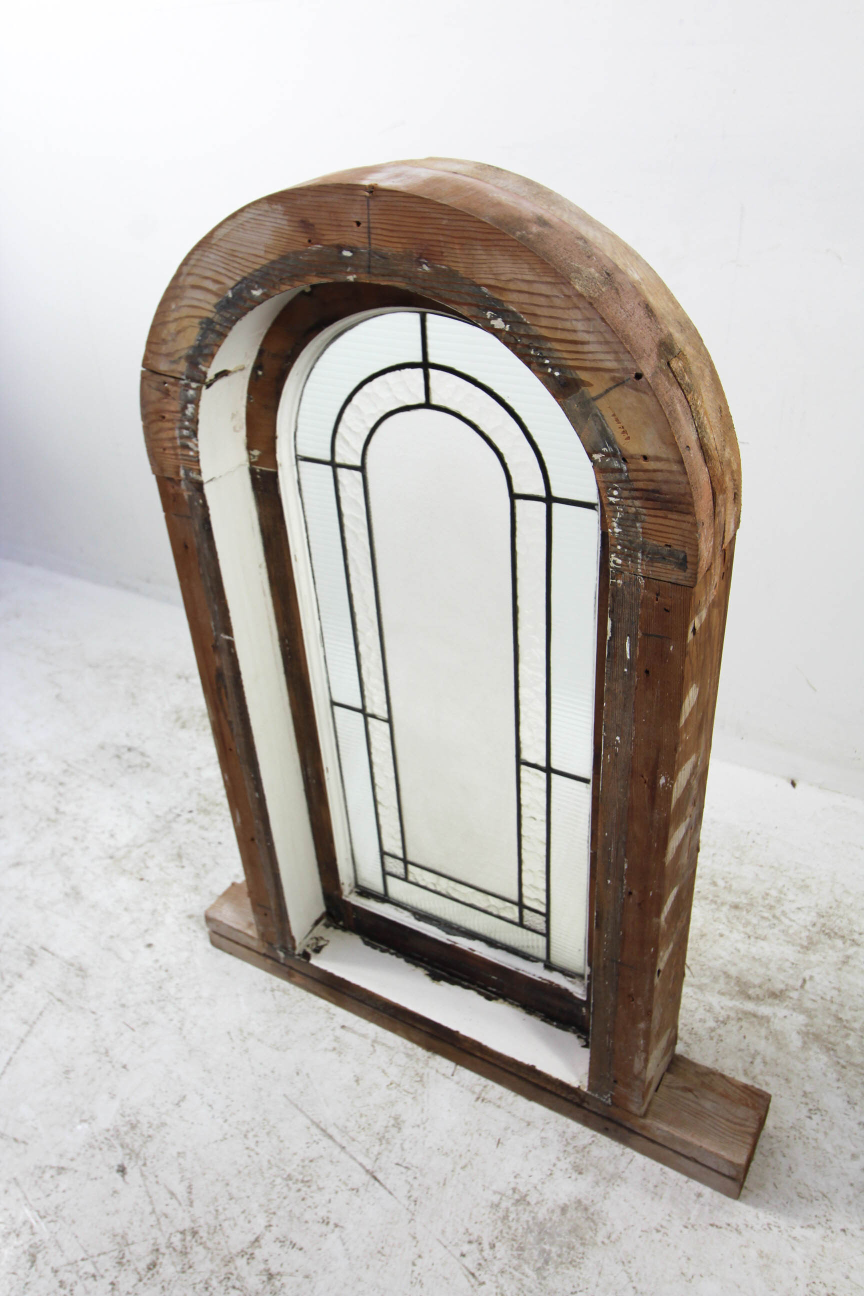 Arched Leadlight Highlights | Renovators Paradise - recycled