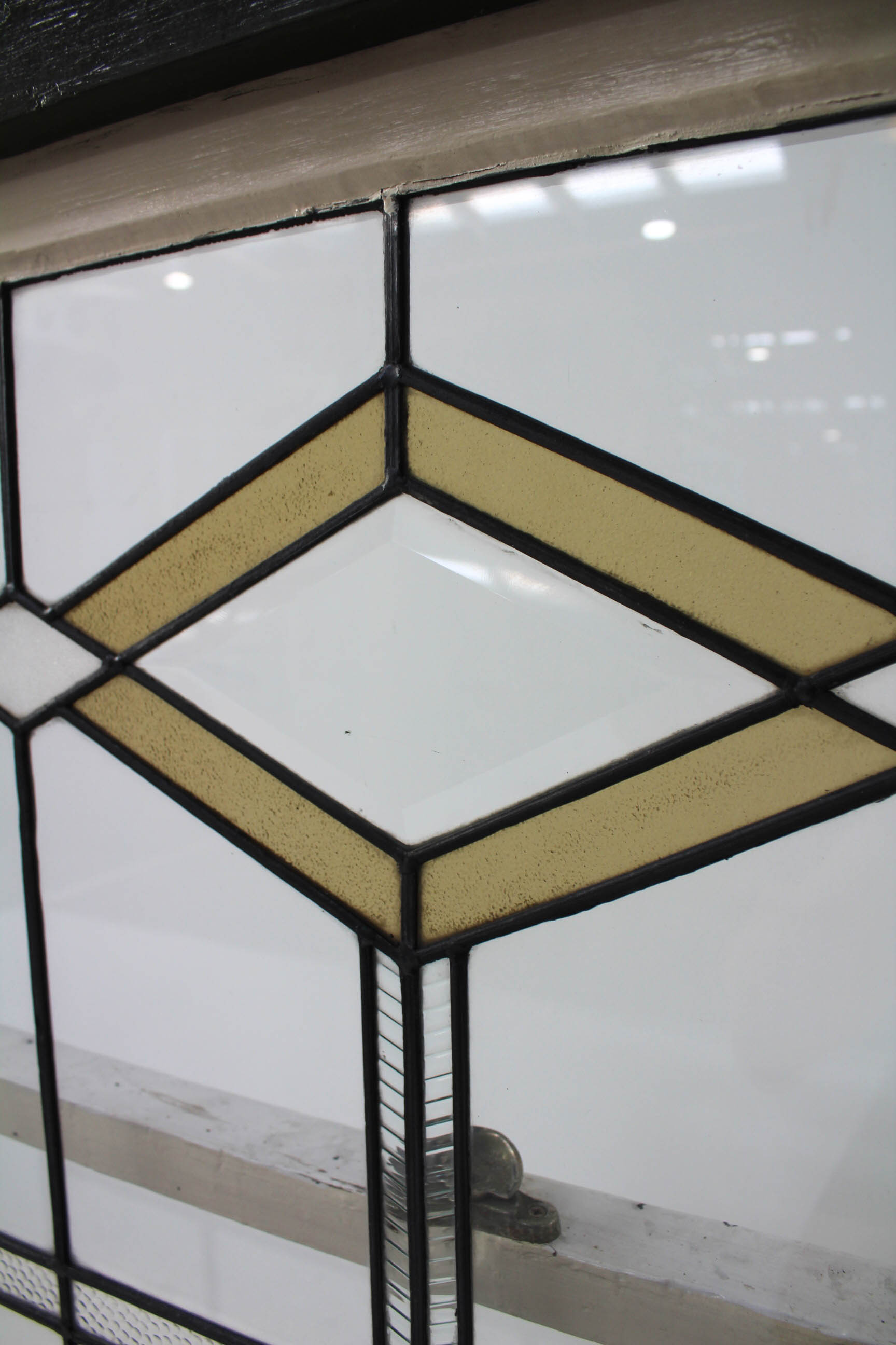 Kew Leadlight Window | Renovators Paradise Pristine Leadlight