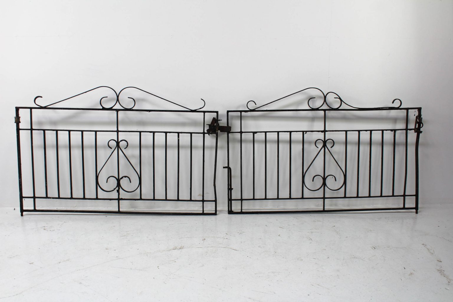 Blackburn Driveway Gates | Renovators Paradise - Cheap Gates