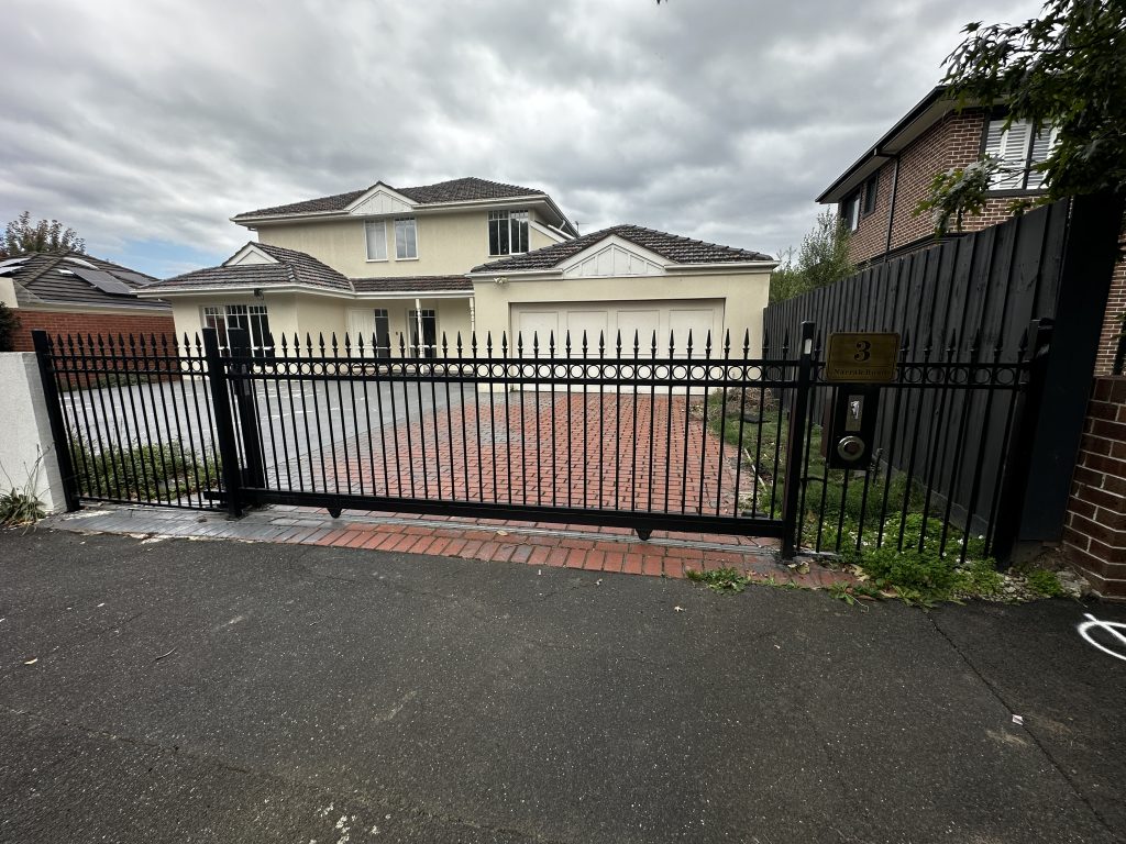 Sliding Motorised Gate Set | Renovators Paradise Sliding Motorised