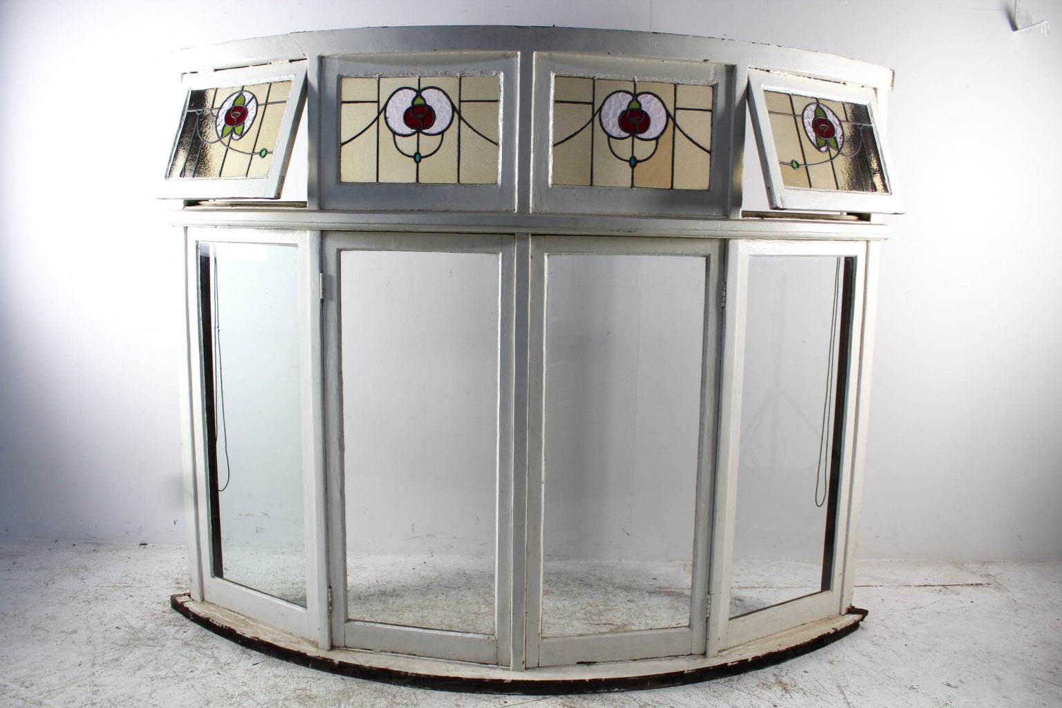 Stunning Leadlight Bay Windows | Renovators Paradise - recycled window