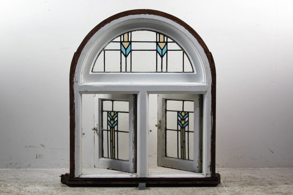 Vintage Arched Leadlight Highlight | Renovators Paradise Leadlight