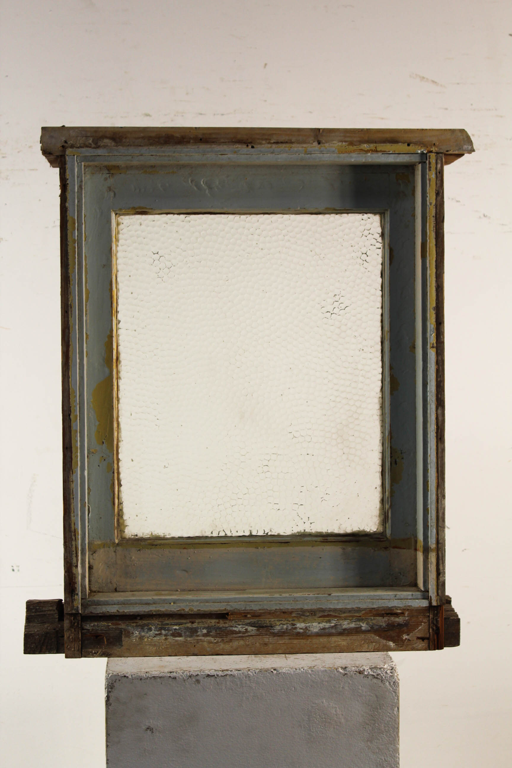 Hammer Glass Highlight | Renovators Paradise Hammer Glass Highlight