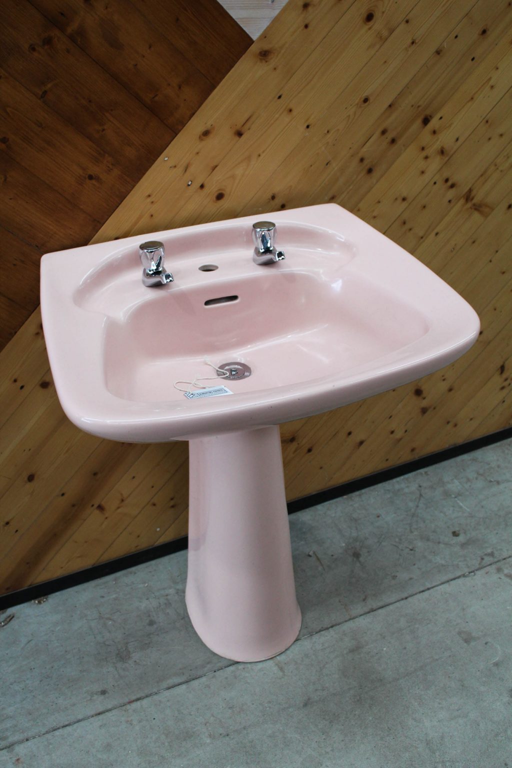 Classic Pedestal Basin | Renovators Paradise