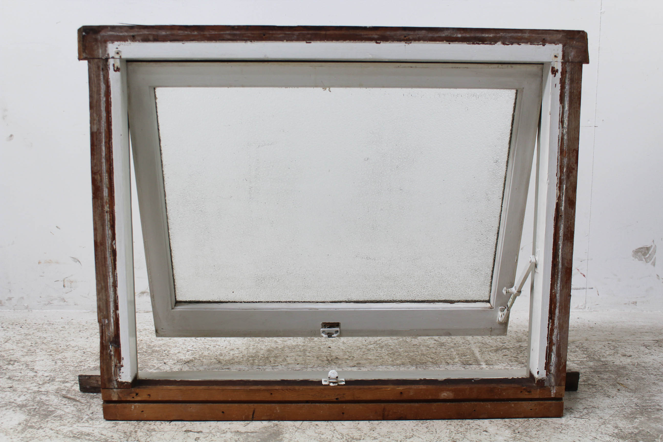 Sparkle Glass Opening Window | Renovators Paradise Opening Window