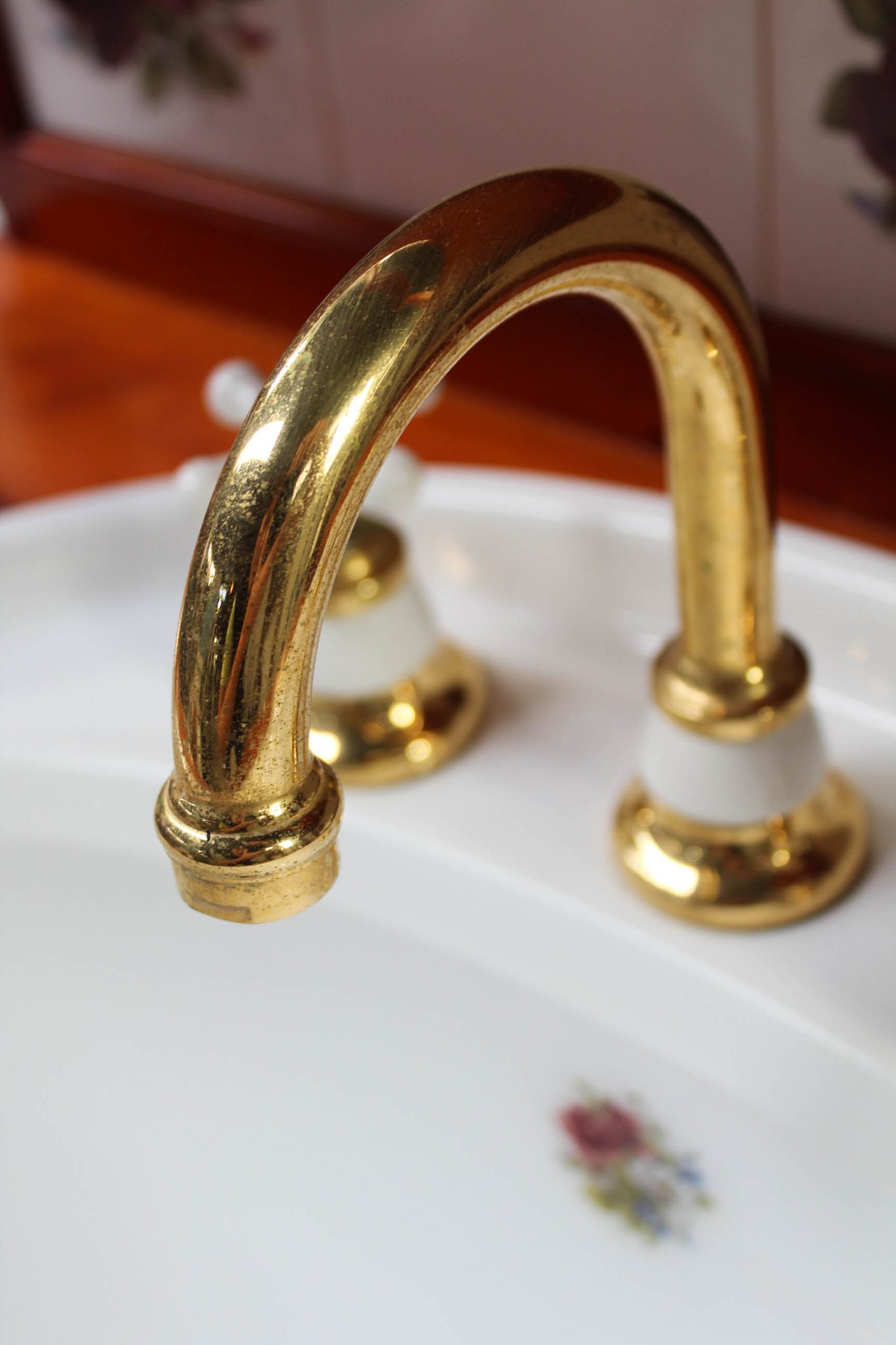 Country Style Vanity | Renovators Paradise Country Style Vanity