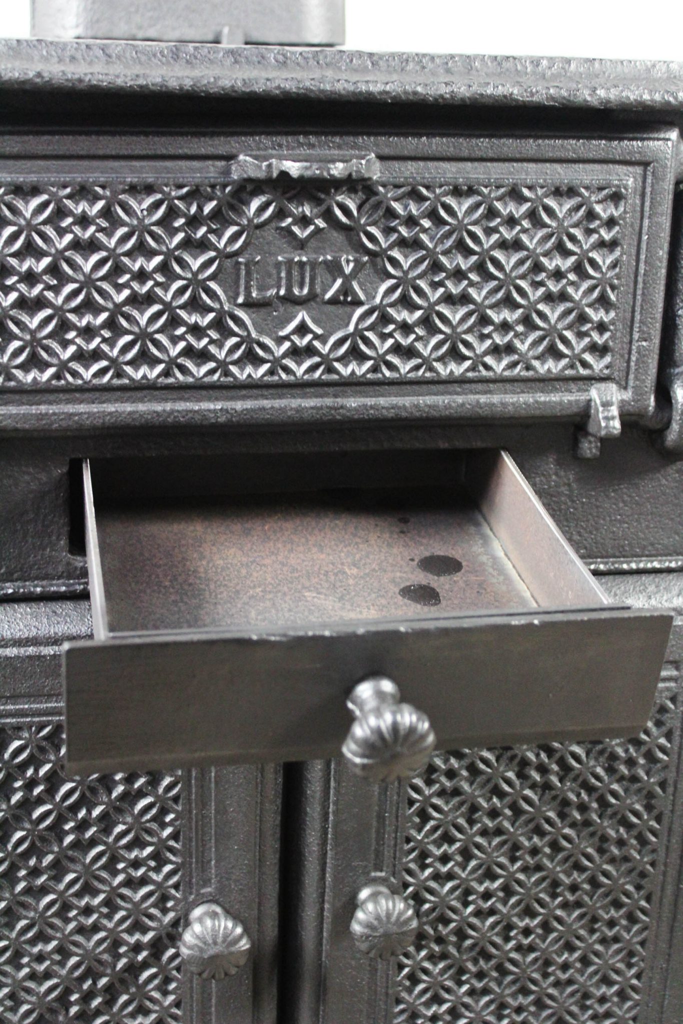 Restored Lux Wood Oven | Renovators Paradise Lux Wood Oven