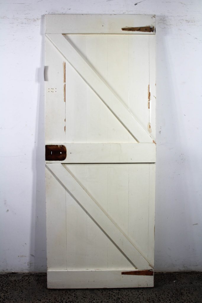 Super Cool Barn Door | Renovators Paradise Super Cool Barn Door