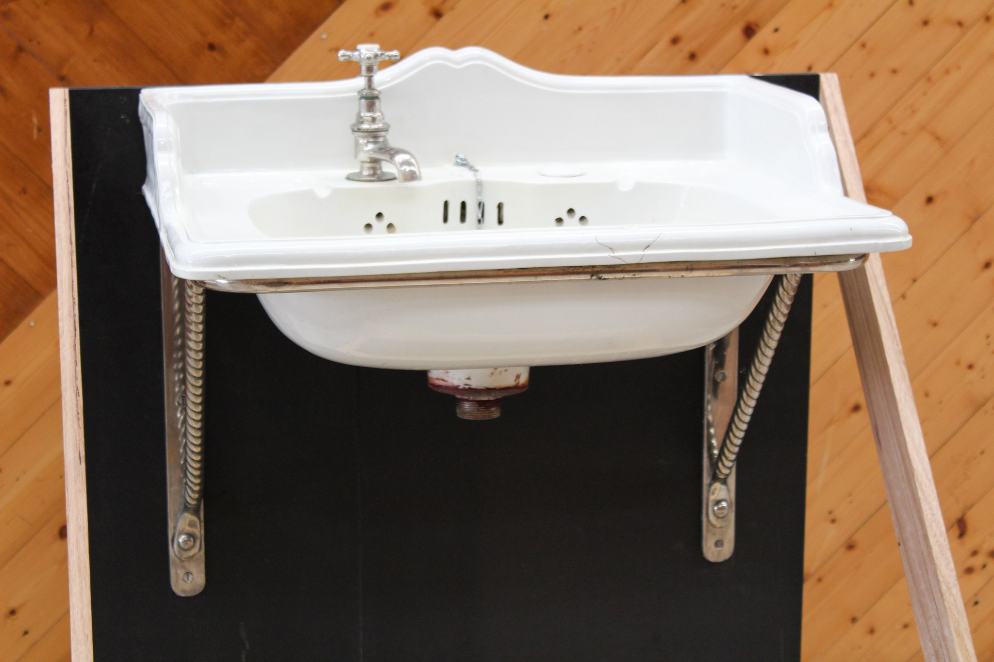 Vintage Hand Basin | Renovators Paradise Vintage Hand Basin