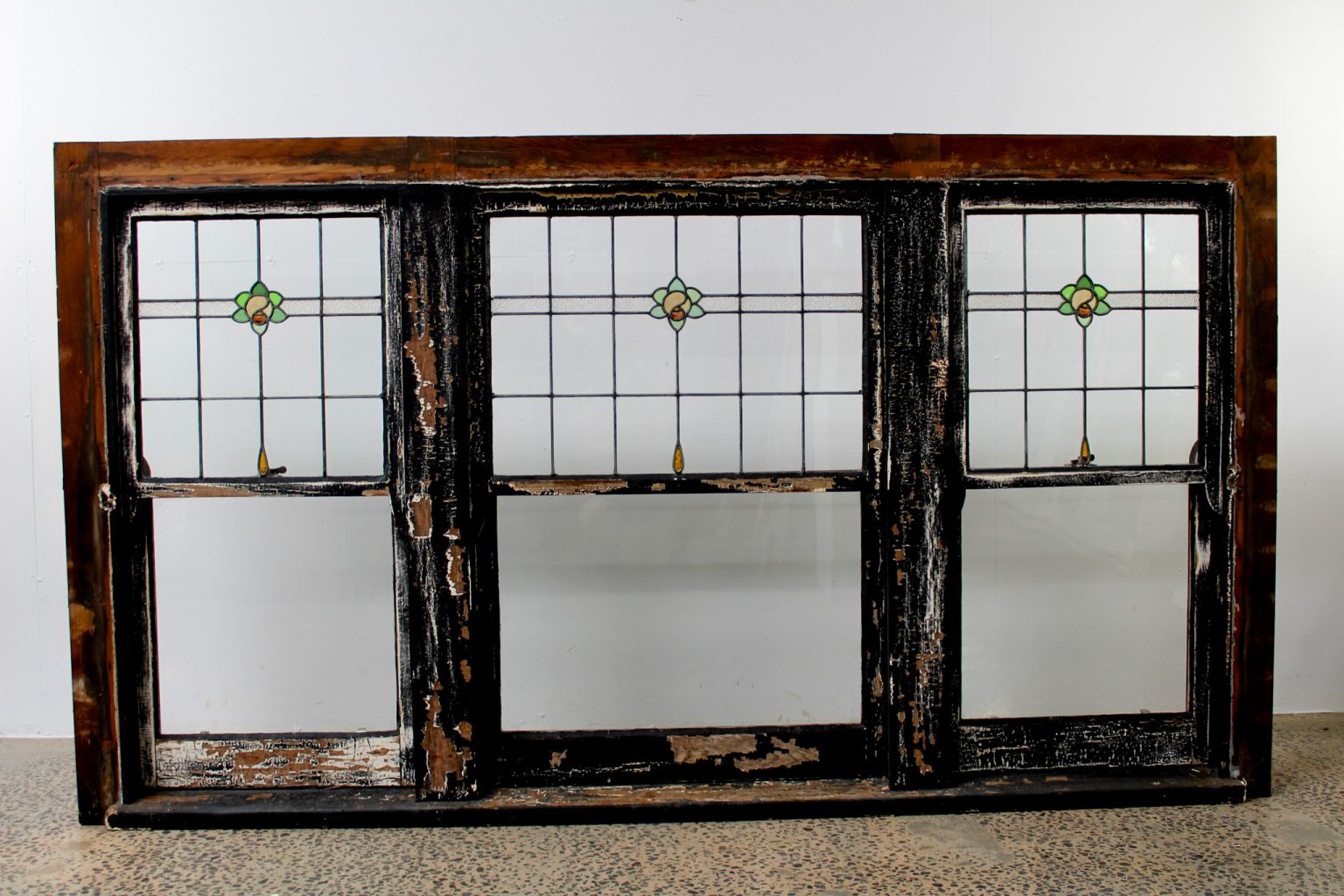 Lovely Leadlight Sash Windows | Renovators Paradise - Recycled Window