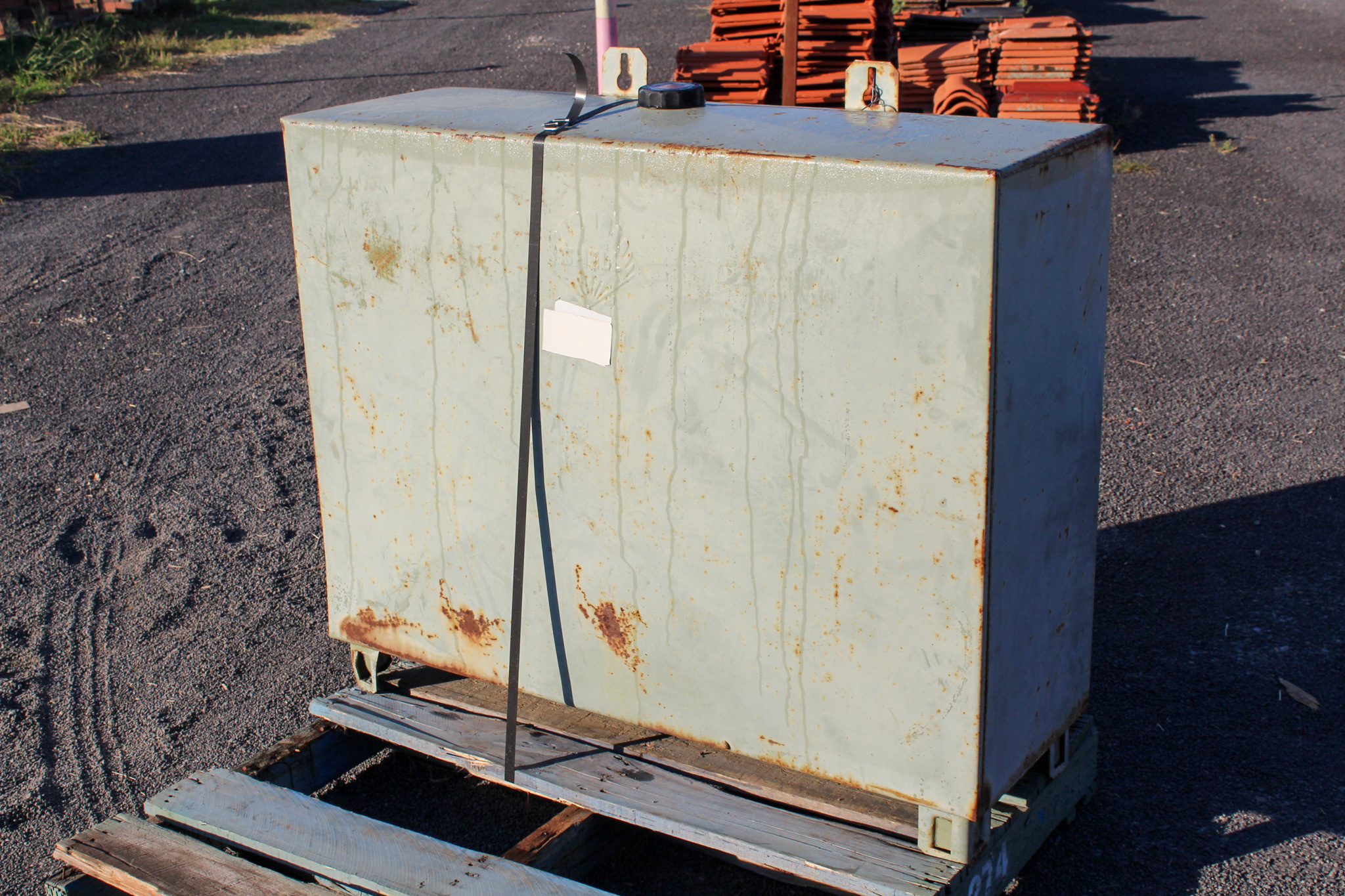 Retro Shell Oil Tank | Renovators Paradise - Shell Tanks