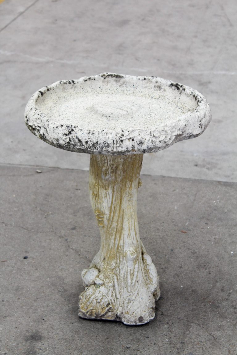 Cute Bird Bath | Renovators Paradise Cute Bird Bath